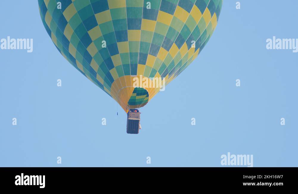 Air balloon falling Stock Videos & Footage - HD and 4K Video Clips - Alamy