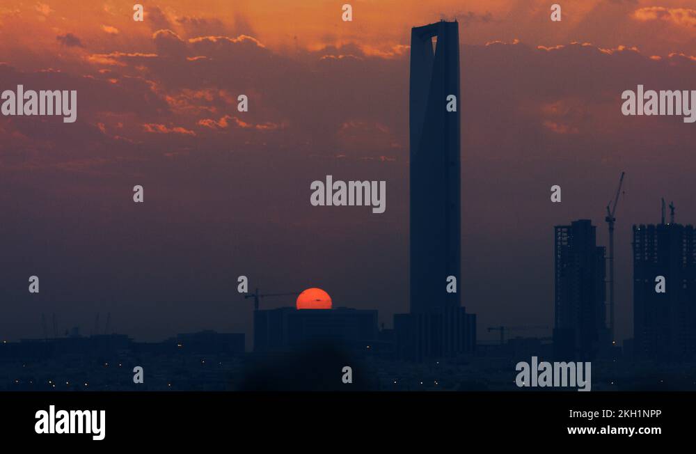 Kingdom tower saudi arabia Stock Videos & Footage - HD and 4K Video ...