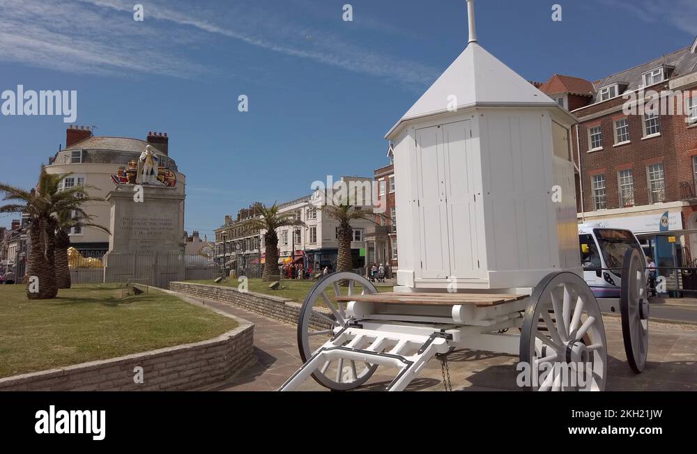 Royal replica Stock Videos & Footage - HD and 4K Video Clips - Alamy