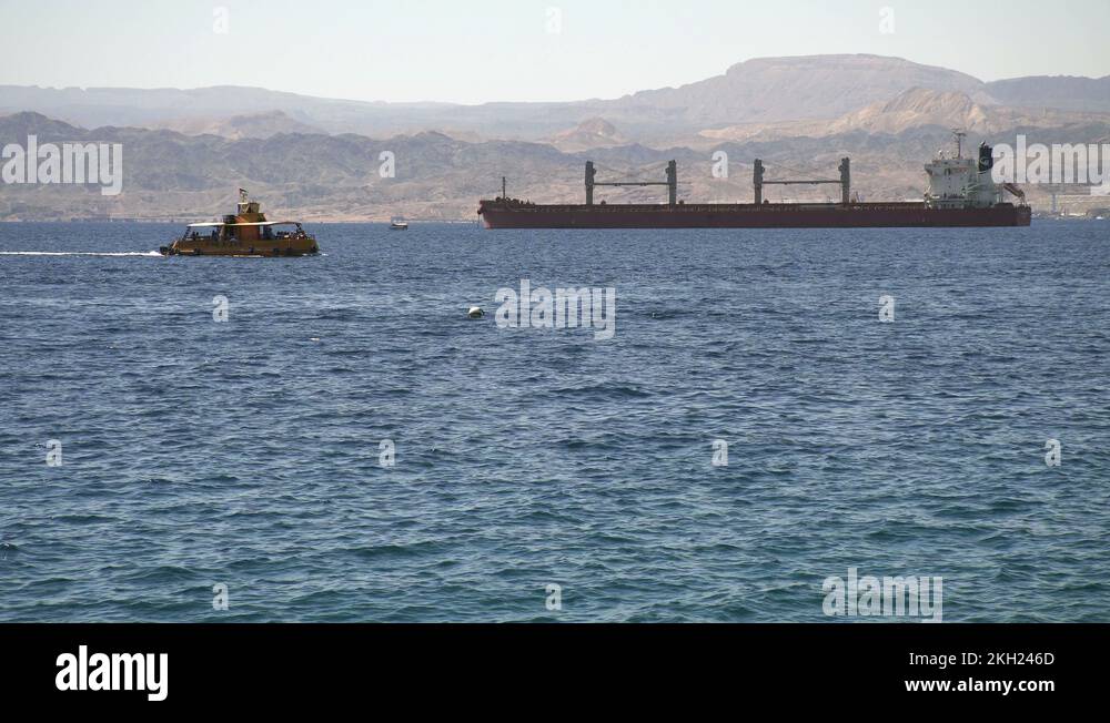 Ships in Red sea near Aqaba seaport, Jordan Stock Video Footage - Alamy
