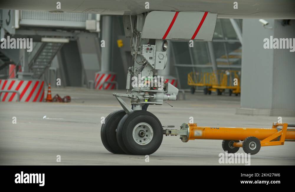 Aeroplane transportation flying loading Stock Videos & Footage - HD and ...