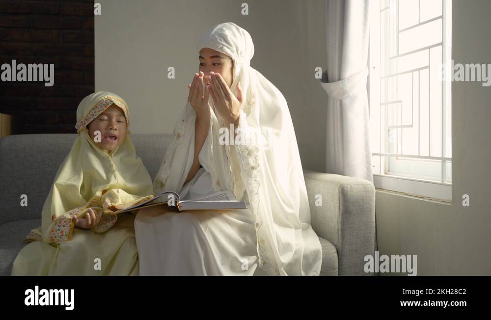 Muslim parent prayer Stock Videos & Footage - HD and 4K Video Clips - Alamy