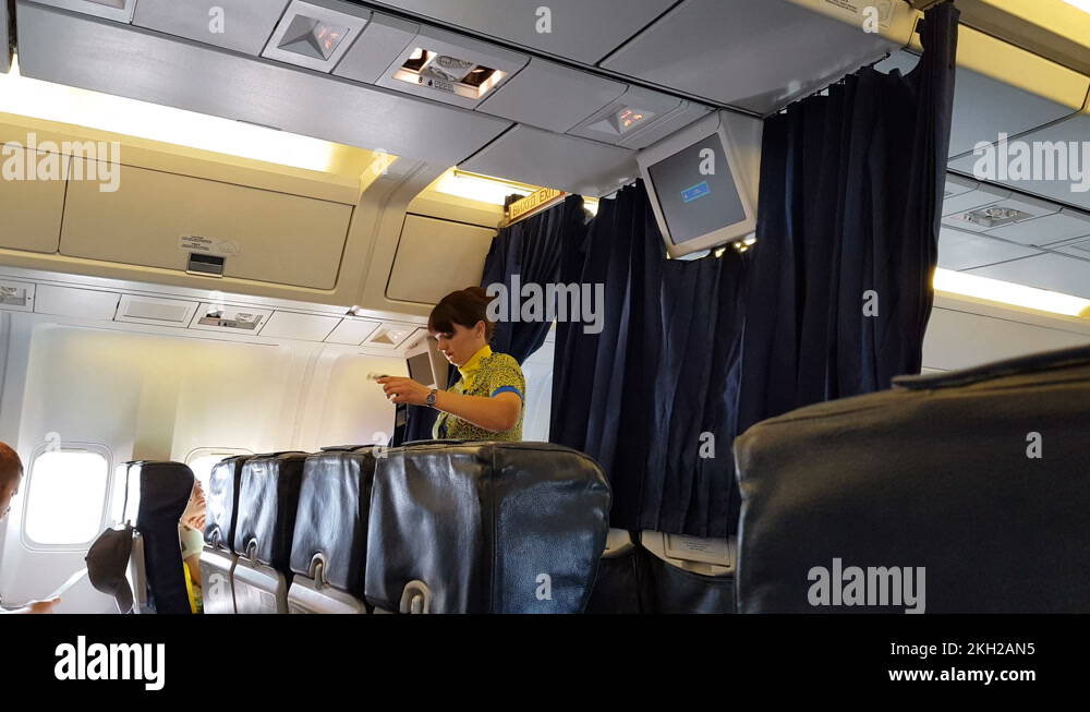 Cabin crew briefing Stock Videos & Footage - HD and 4K Video Clips - Alamy