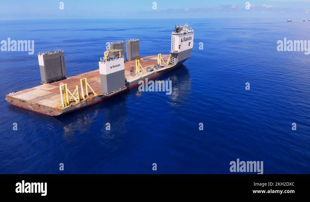 Floating Drydock Heavy Lift For Cruise Ship Bahamas Editorial Stock ...