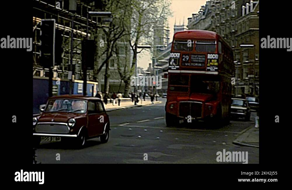 London vintage bus Stock Videos & Footage - HD and 4K Video Clips - Alamy