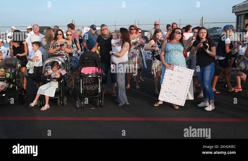 Families wait for sailors to return from deployment at Naval Station ...