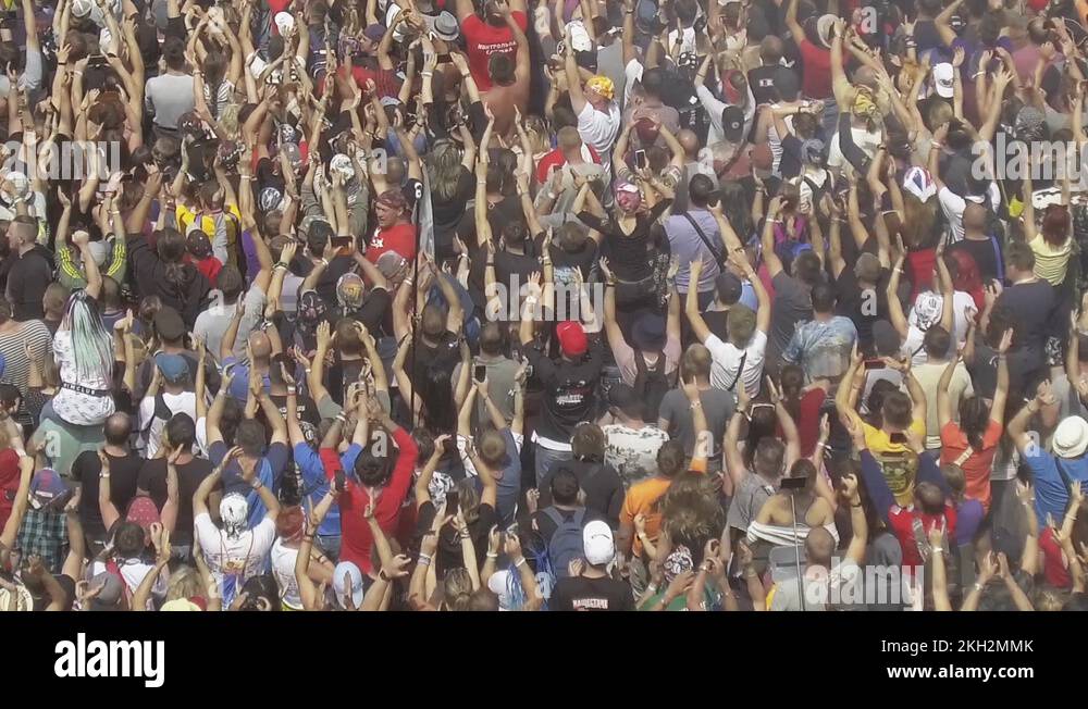 Woodstock crowd Stock Videos & Footage - HD and 4K Video Clips - Alamy