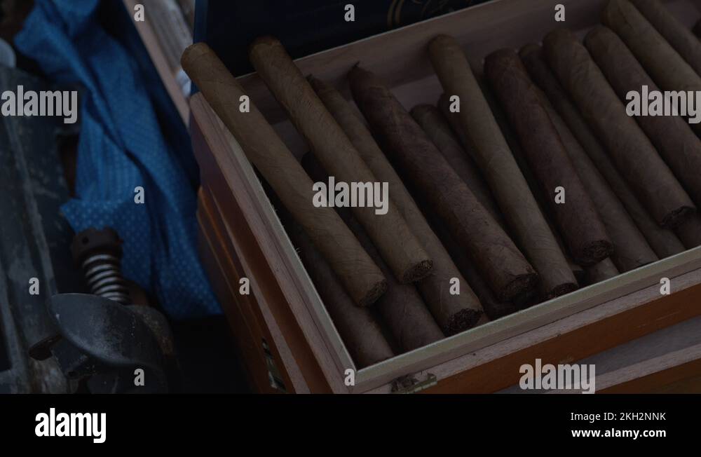 Cuba cigars box Stock Videos & Footage - HD and 4K Video Clips - Alamy