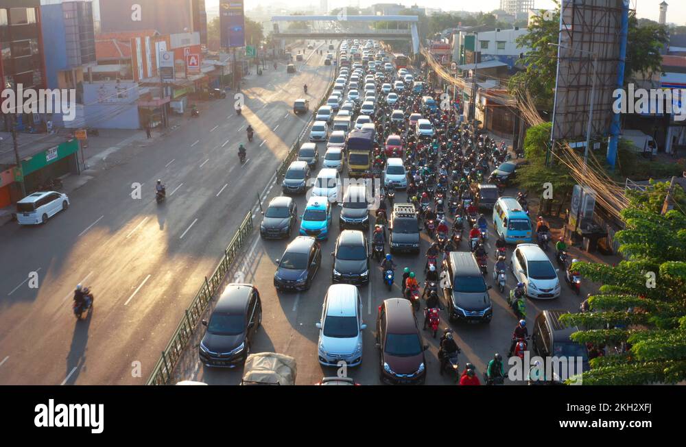 Crowded cars Stock Videos & Footage - HD and 4K Video Clips - Alamy