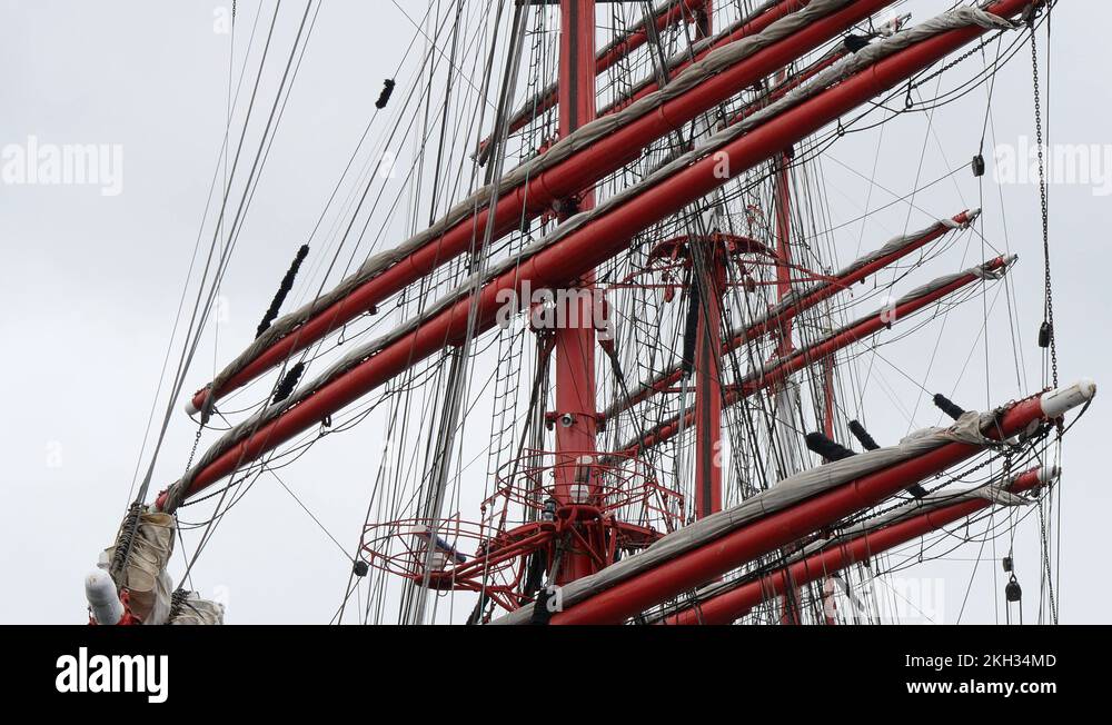 Shroud rigging Stock Videos & Footage - HD and 4K Video Clips - Alamy