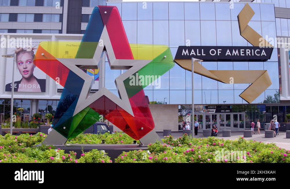 Mall of America building exterior main entrance establishing 4k Stock ...