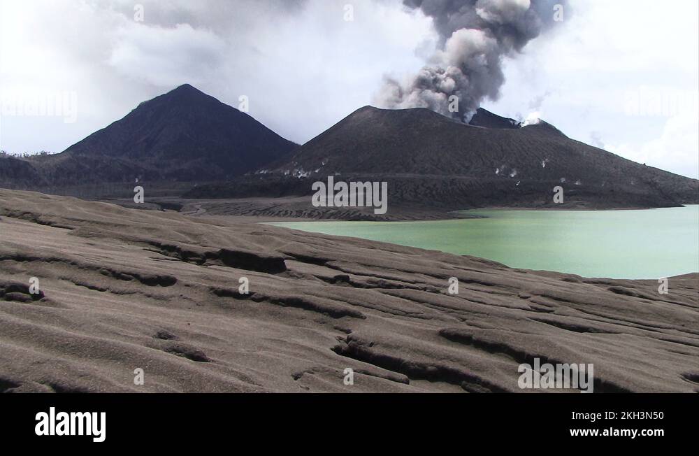 Volcano pollution Stock Videos & Footage - HD and 4K Video Clips - Alamy