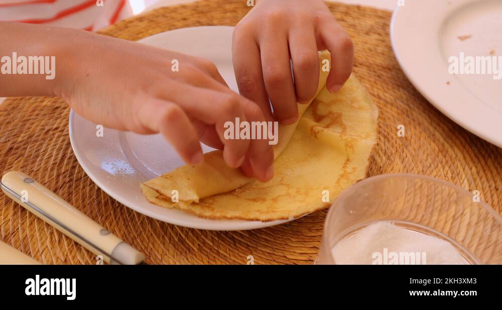 Crepe color Stock Videos & Footage - HD and 4K Video Clips - Alamy