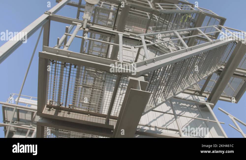 Wellhead tower Stock Videos & Footage - HD and 4K Video Clips - Alamy