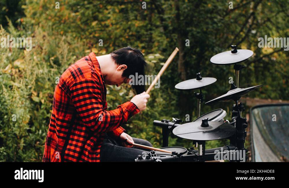 Powerful scream Stock Videos & Footage - HD and 4K Video Clips - Alamy