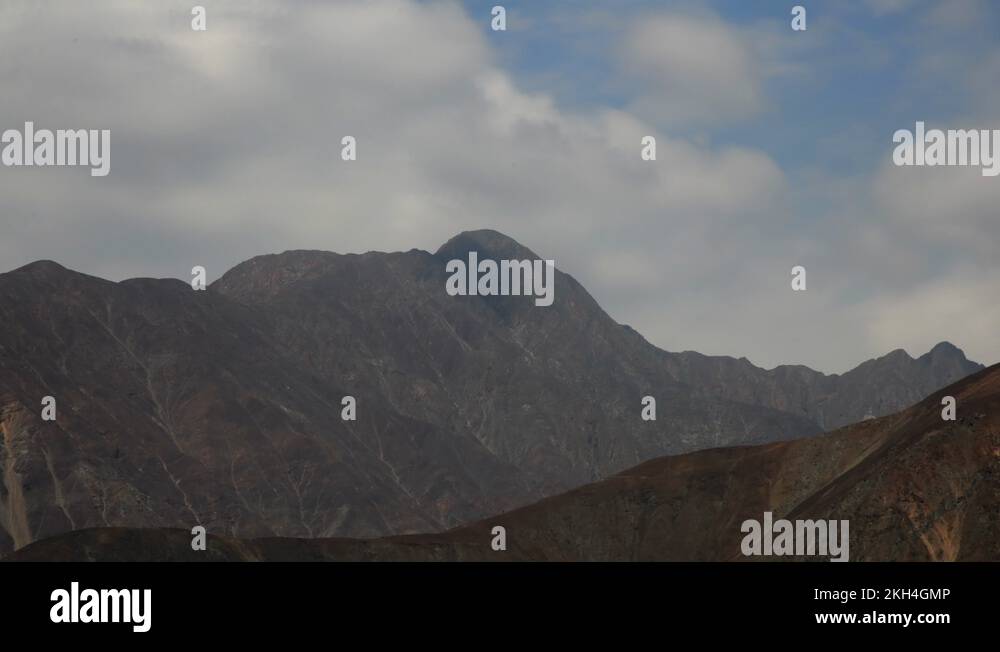 Andean peak peaks Stock Videos & Footage - HD and 4K Video Clips - Alamy