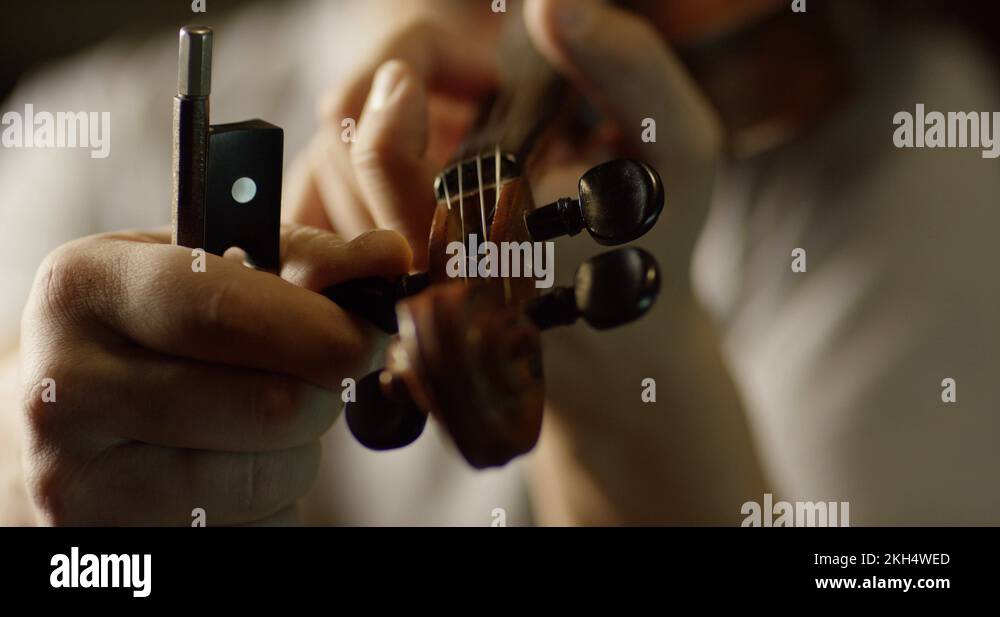 Violin tuning Stock Videos & Footage - HD and 4K Video Clips - Alamy
