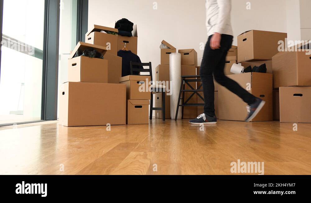 Man heap up boxes Stock Videos & Footage - HD and 4K Video Clips - Alamy