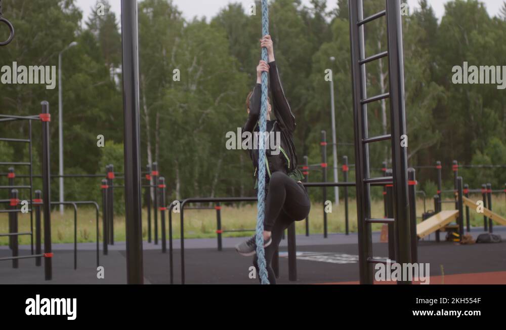 Woman fitness rope Stock Videos & Footage - HD and 4K Video Clips - Alamy