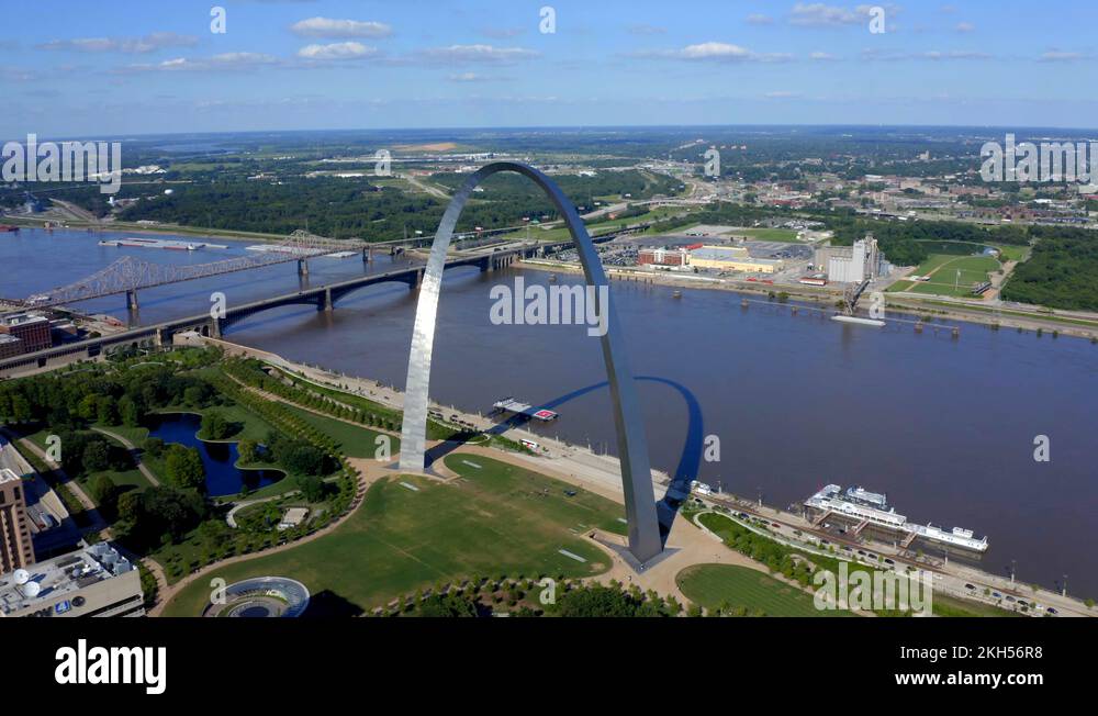 Gateway arch with capital building Stock Videos & Footage - HD and 4K ...