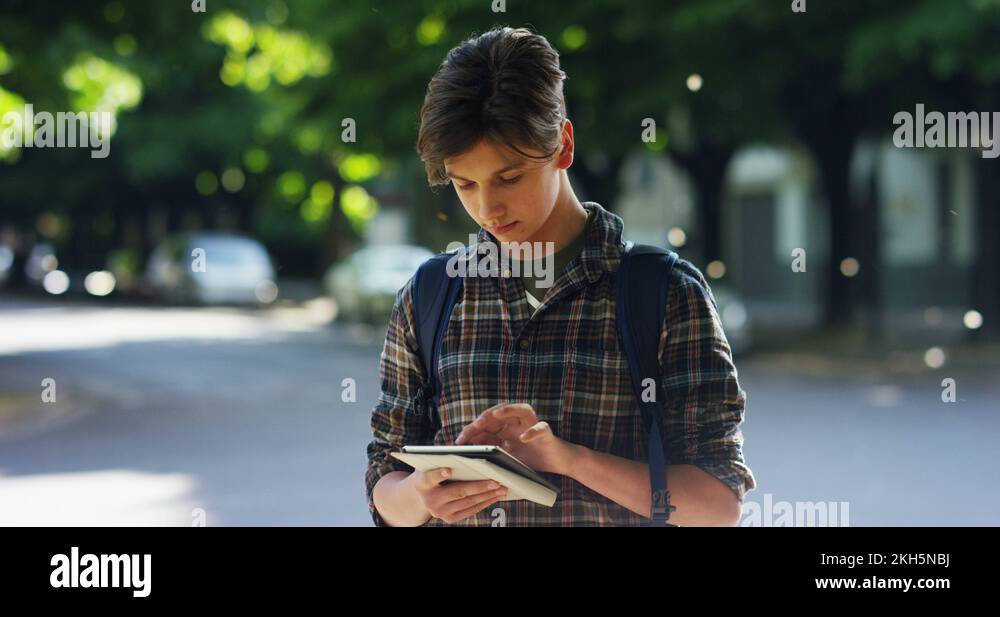 Student using ipad Stock Videos & Footage - HD and 4K Video Clips - Alamy