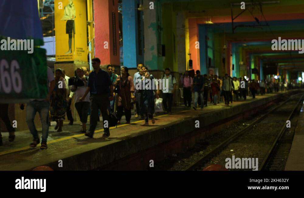 Passengers walking on platform Stock Videos & Footage - HD and 4K Video ...