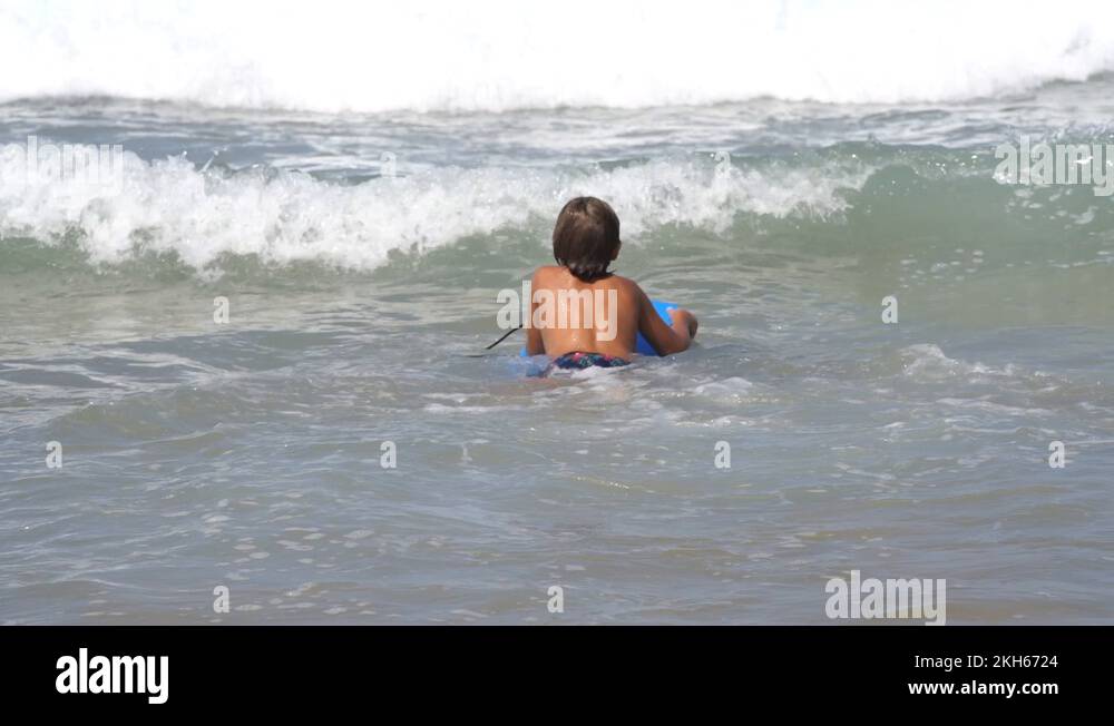 Bodyboarding in surf Stock Videos & Footage - HD and 4K Video Clips - Alamy