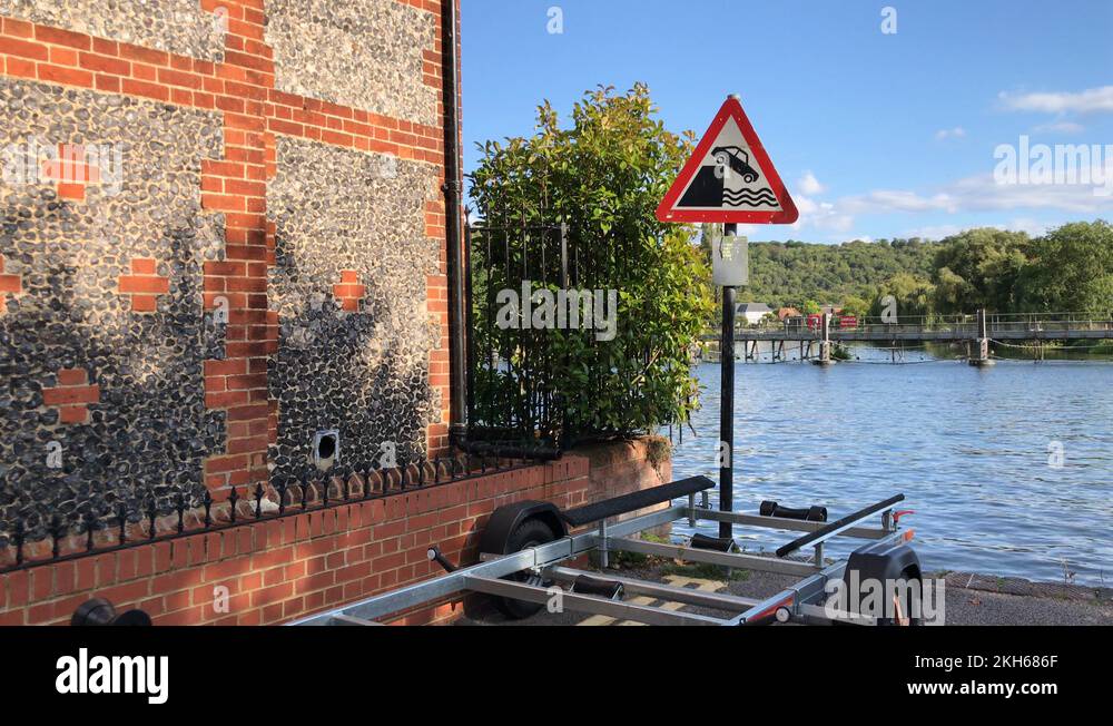 Falling cars Stock Videos & Footage - HD and 4K Video Clips - Alamy