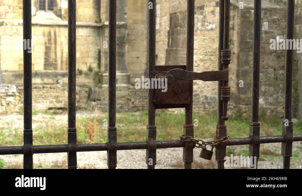 Castle metal gate Stock Videos & Footage - HD and 4K Video Clips - Alamy