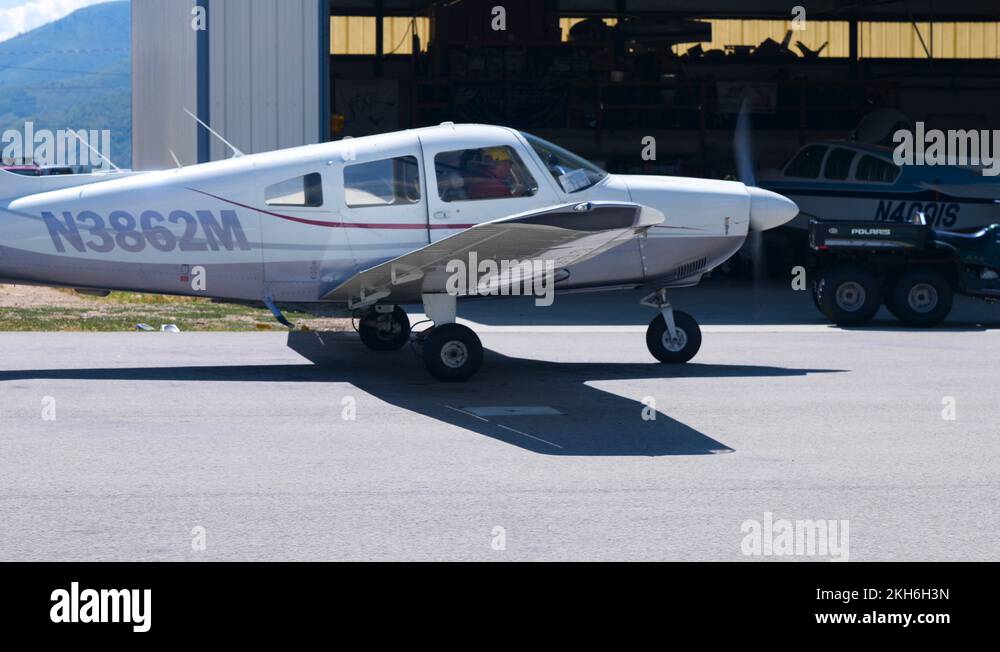 Closed cockpit Stock Videos & Footage - HD and 4K Video Clips - Alamy