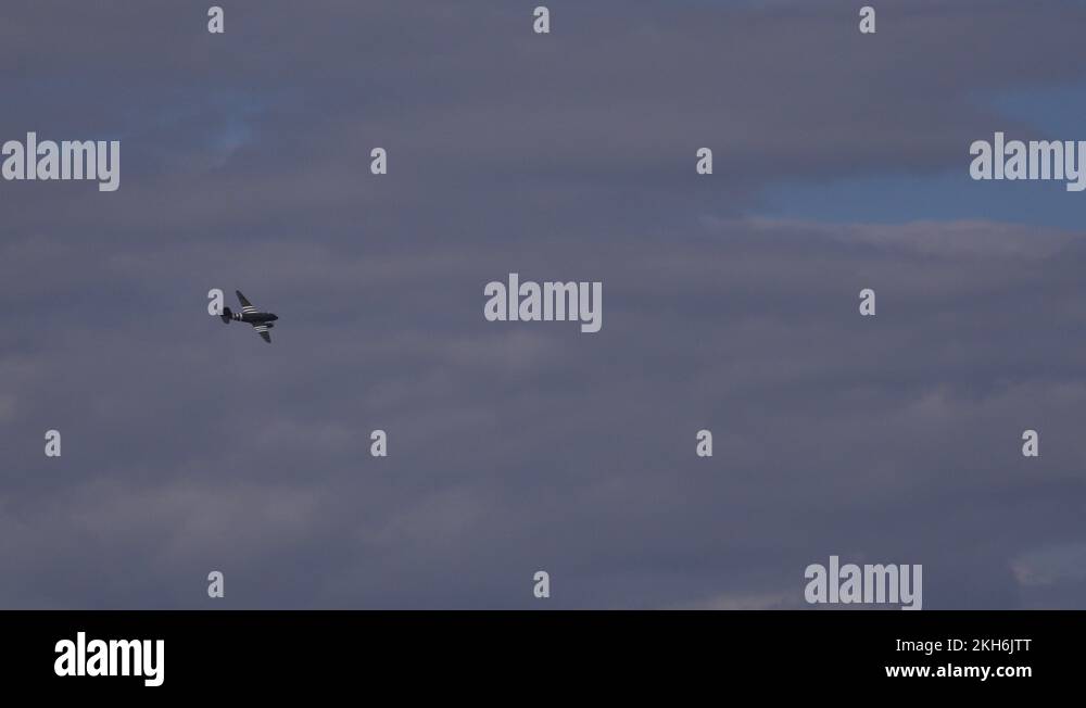 DC3 Douglas in flight WW2 war plane flying UK 4K Stock Video Footage ...