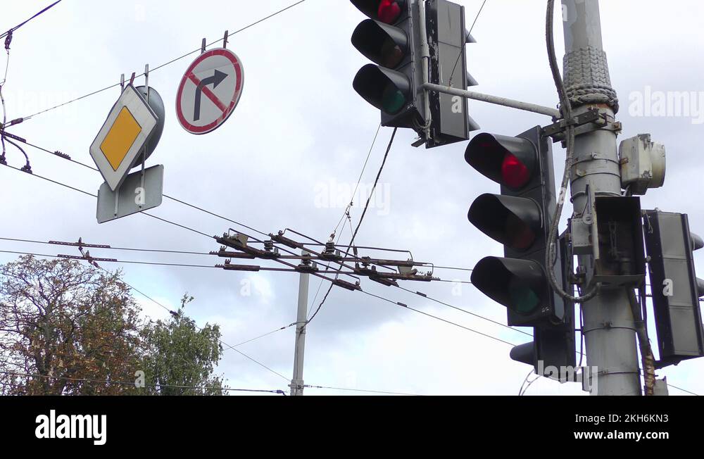 Trolley bus cable Stock Videos & Footage - HD and 4K Video Clips - Alamy