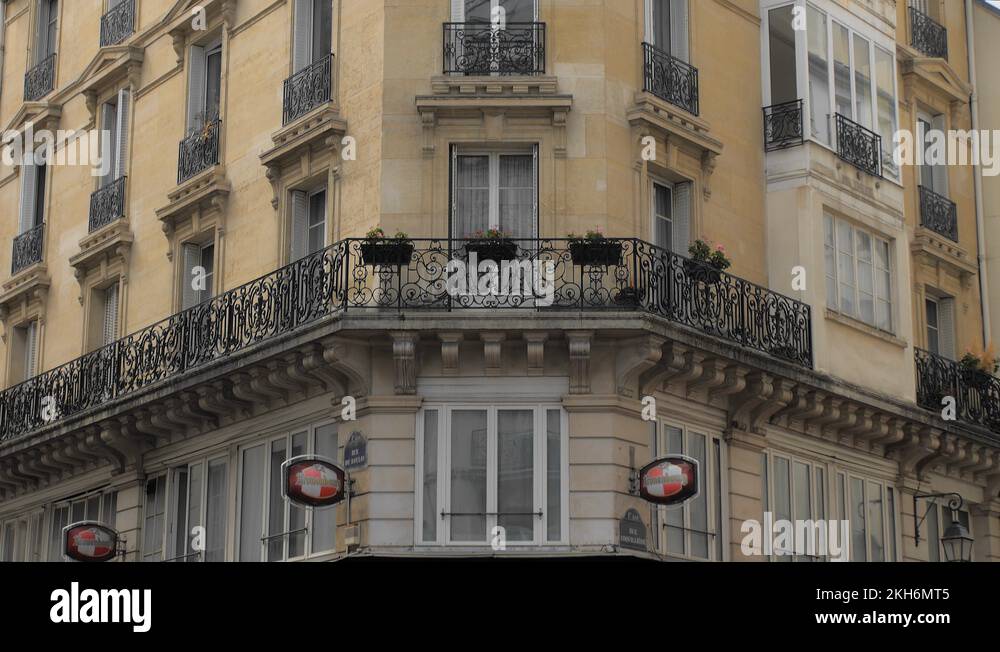 Corner house paris Stock Videos & Footage - HD and 4K Video Clips - Alamy