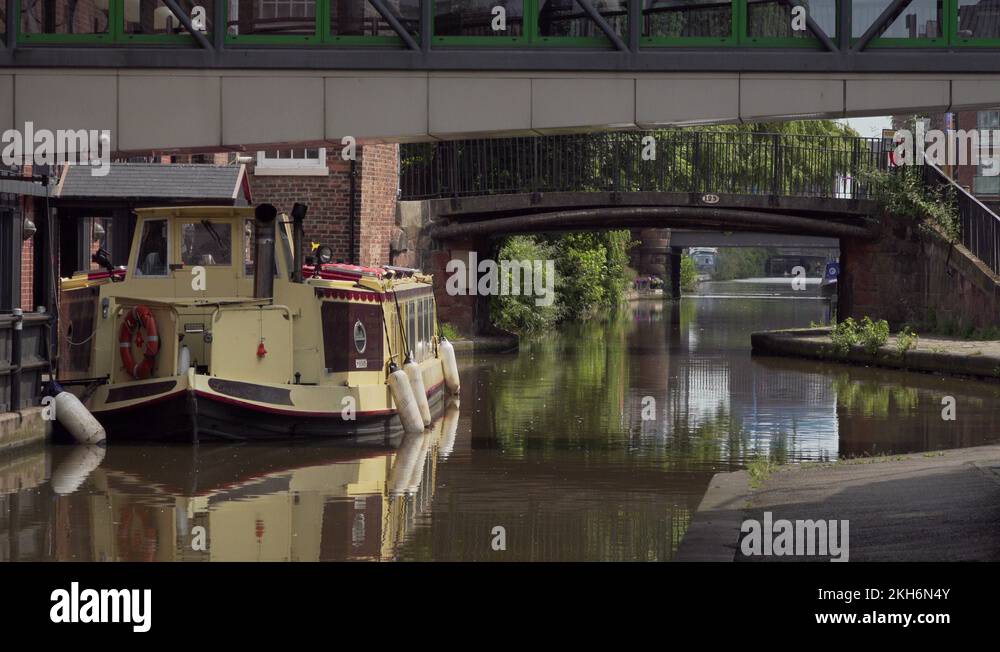 English canal bridges Stock Videos & Footage - HD and 4K Video Clips ...