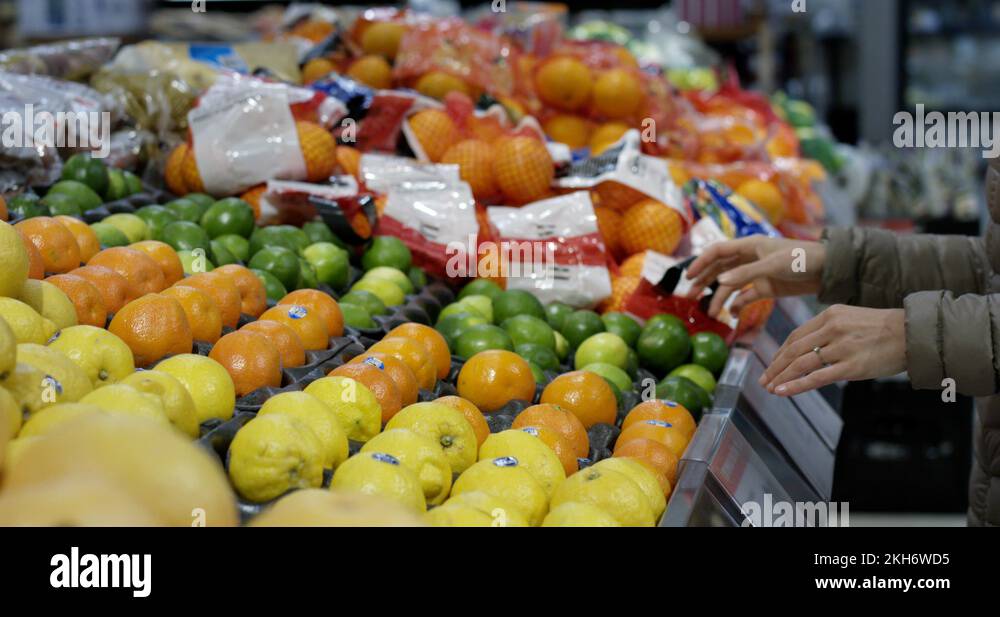 Grocery store fruit Stock Videos & Footage - HD and 4K Video Clips - Alamy