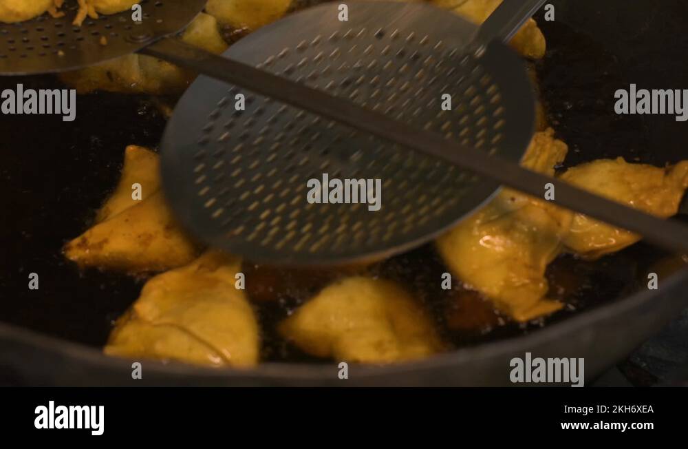 Samosa cooking india Stock Videos & Footage - HD and 4K Video Clips - Alamy