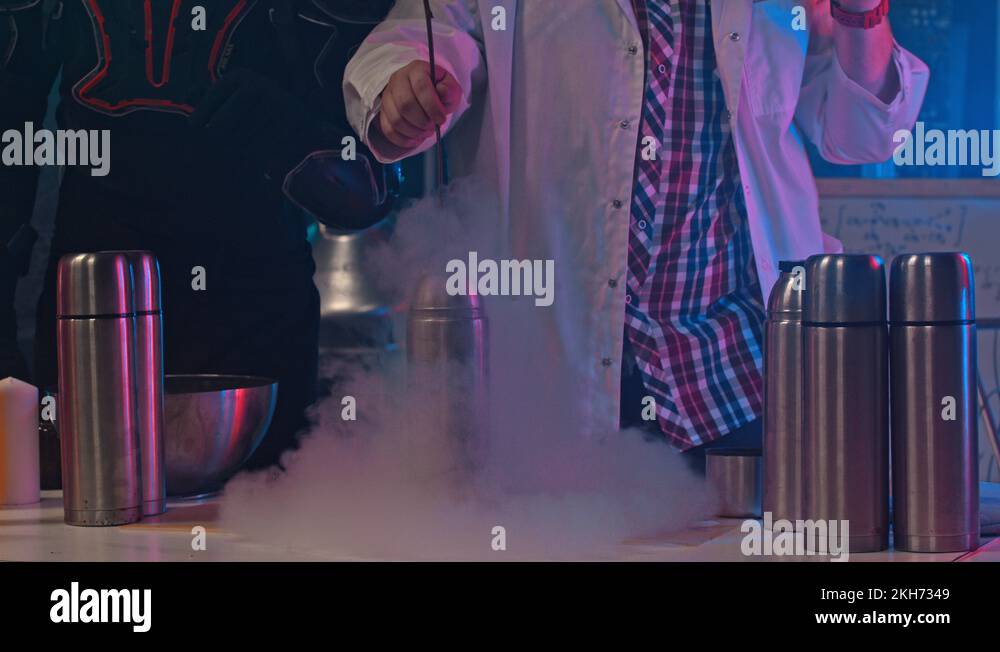 Rose in liquid nitrogen Stock Videos & Footage - HD and 4K Video Clips ...