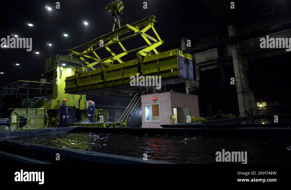 Immersion cooling Stock Videos & Footage - HD and 4K Video Clips - Alamy