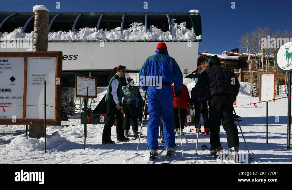 Busy lift Stock Videos & Footage - HD and 4K Video Clips - Alamy