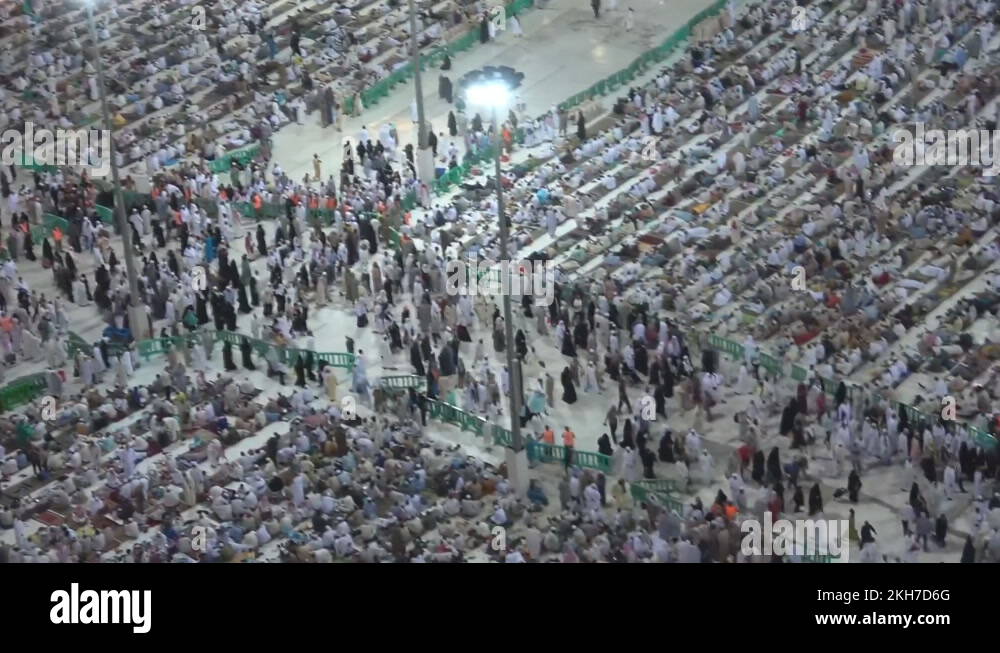 MECCA, SAUDI ARABIA - Muslim pilgrims from all over the world Stock ...