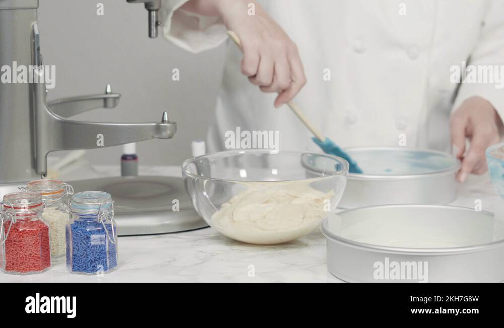 Coloring cake Stock Videos & Footage - HD and 4K Video Clips - Alamy