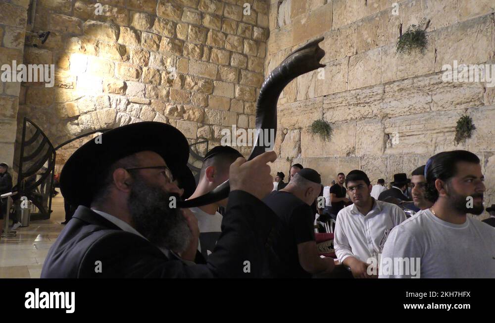 Shofar temple Stock Videos & Footage - HD and 4K Video Clips - Alamy