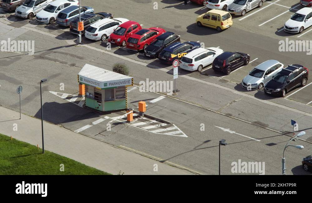 Elevated carpark Stock Videos & Footage - HD and 4K Video Clips - Alamy