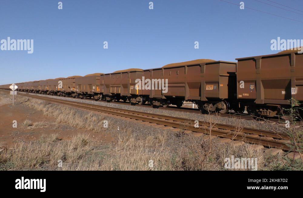Iron ore train outback australia Stock Videos & Footage - HD and 4K ...