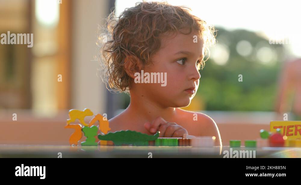 Thinking figure Stock Videos & Footage - HD and 4K Video Clips - Alamy