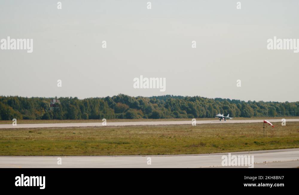 Grey fighter jet Stock Videos & Footage - HD and 4K Video Clips - Alamy