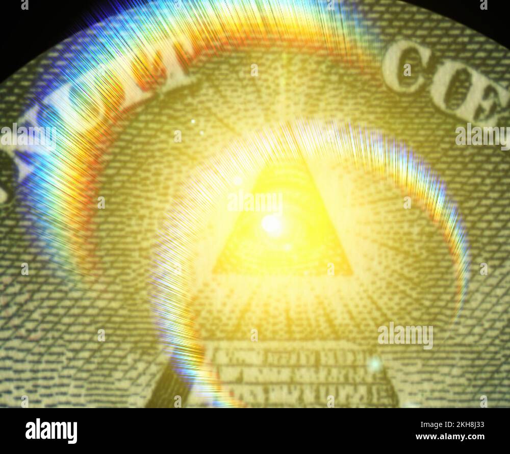 computer animated imagery of a push in on the pyramid on the back of a ...