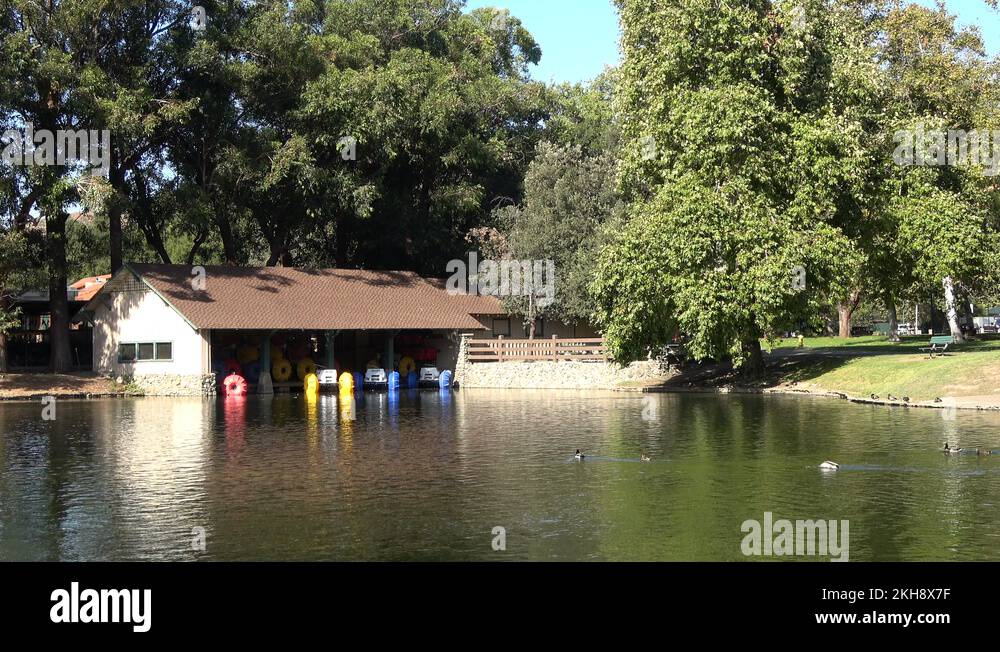 Irvine Regional Park Lake with Zoom Stock Video Footage - Alamy