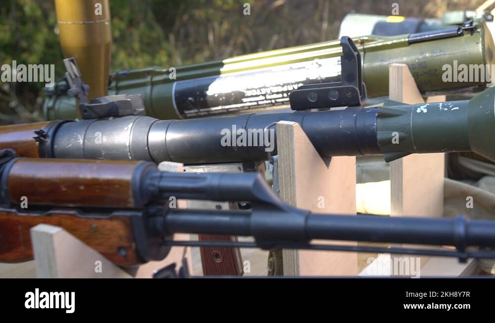 Machine guns Stock Videos & Footage - HD and 4K Video Clips - Alamy