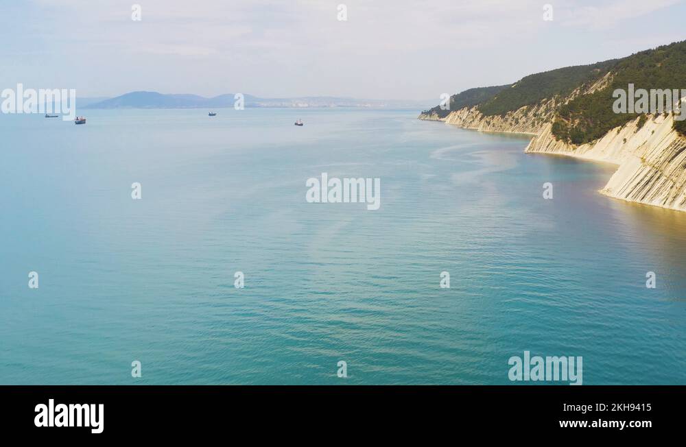 Ships dry cargo Stock Videos & Footage - HD and 4K Video Clips - Alamy